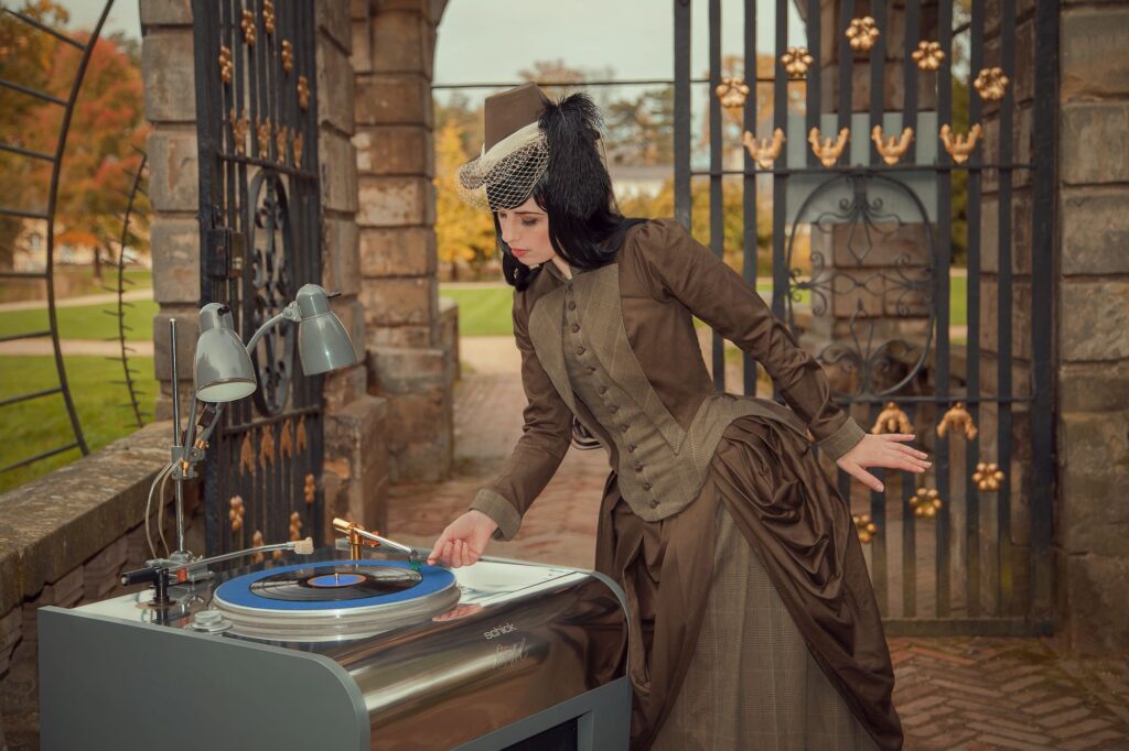 Thomas Schick - Schick Tonearm - Magenta Audio