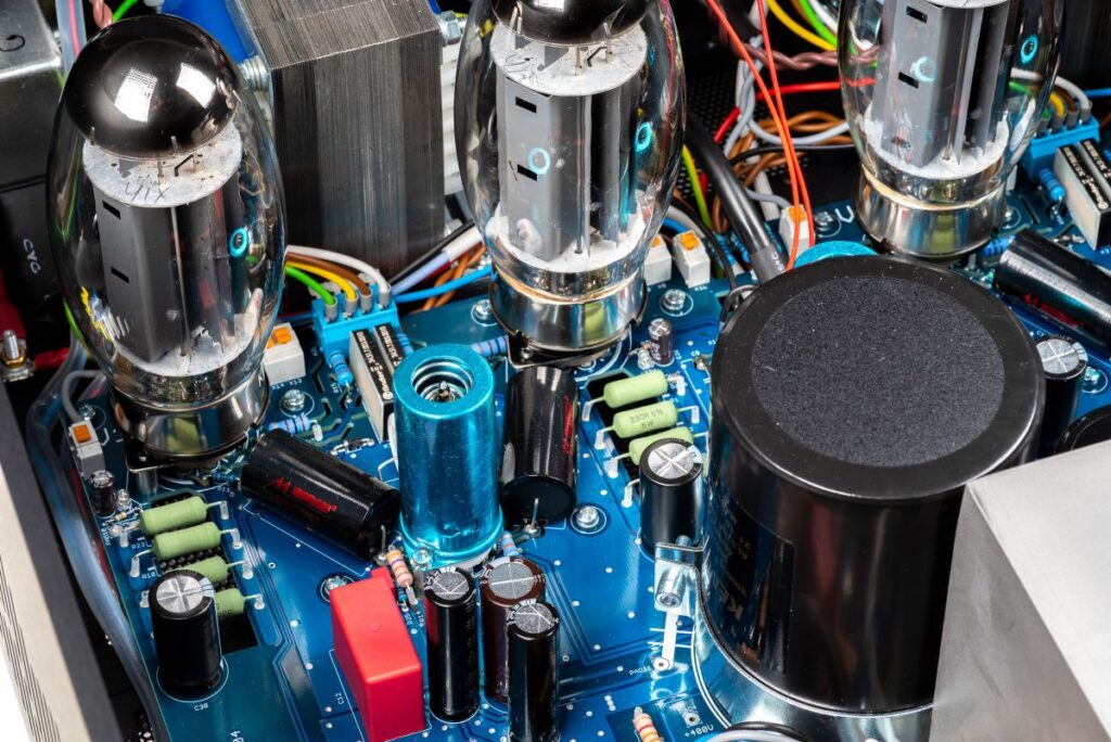 Canor Virtus M1 Vacuum Tube Power Amplifier - Magenta Audio