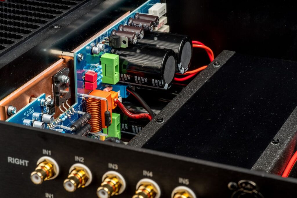 Canor AI 1.20 Integrated Solid-state Amplifier - Magenta Audio